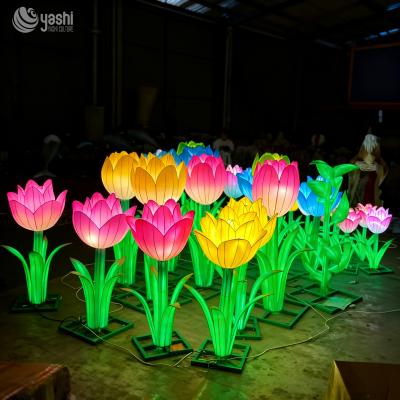 China Handcrafted Tulip LED Lantern - Ideal for Outdoor and Festive Decorations for sale