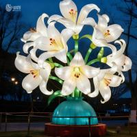 China Custom Giant Lily Bouquet Vase Lantern, Large LED Floral Light Sculpture for Park & Plaza Events for sale