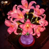 China Custom Giant Pink Lily Bouquet Vase Lantern, Large LED Floral Light Sculpture for Outdoor Park & Plaza for sale