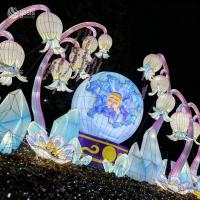 China Custom Ice Crystal Ball & Bell‑Shaped Flower LED Lantern Installation, Fairy Tale Winter Theme Light Sculpture for Park Light Festival for sale