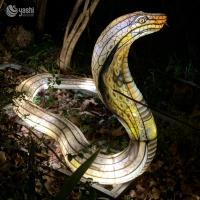 China LED Animal Snake Lantern for Theme Parks - Perfect for Scenic Lighting and Halloween Decorations for sale