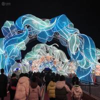 China Commercial-Grade LED Lantern Tunnel: Custom Light Display for Streets/Parks for sale