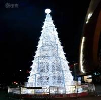 China Custom Giant Outdoor LED Christmas Tree, Large Frame Christmas Tree With Star Lights for Castle & Plaza Decor for sale
