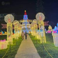 China Customizable Large Christmas Arch LED Light Decoration for Theme Parks, Zoos & Festival Entrance Decor for sale