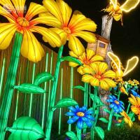 China Giant Bee and Flower Festival Silk Lantern Outdoor LED Light Sculpture for Theme Park Night Tour Garden Decoration for sale