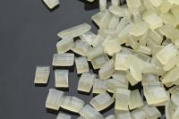 China Solid EVA Plastic Granules Hot Melt Adhesive For Clothing Sealing for sale