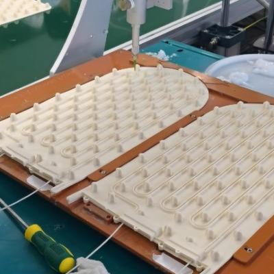 China Adhesive Dispensing Equipment 500mm/sec Dispenser Robot 600*600*100mm For Electric Oven for sale