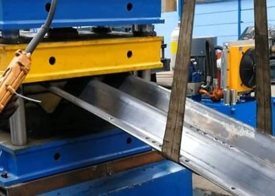 China 2.5~7mm Raw Material Thickness Corrugation Plate Roller Forming Line For Hot Rolled Steel for sale