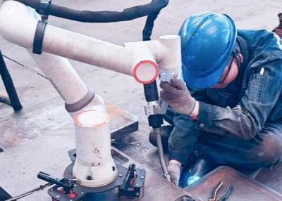 China Robot Welding Machine Suitable For Multi Layer Multi Pass Continuous And Fillet Welding for sale