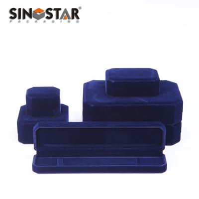 China OEM Jewelry Display Sets Protective Box For Safe Transportation for sale