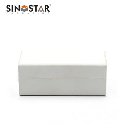 China Custom Wooden Jewelry Gift Box Hinge Closure 20x15x10 cm Recyclable for sale