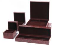 China Custom Leather Jewelry Box Glossy Varnishing Surface for Rings Earrings Bracelets 1000pcs MOQ for sale