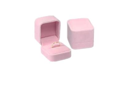 China Custom Logo Luxury Velvet Ring Jewelry Box Pink Wedding Packaging 1000pcs MOQ for sale