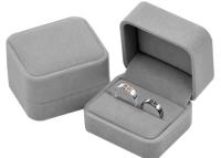 China Custom Logo Luxury Velvet Ring Jewelry Box Pink Wedding Packaging 1000pcs MOQ for sale