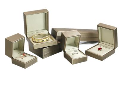 China Handmade Small Leather Jewelry Box Case High Glossy Custom Logo Color 15x10x5 cm for sale