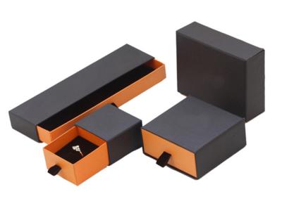 China Custom Recyclable Kraft Paper Jewelry Box Set 180x180x35mm Eco Friendly Gift Packaging for sale