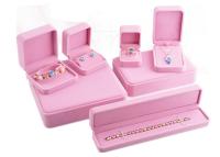 China Custom Pink Velvet Jewelry Box Eco-Friendly Ladies Earring Storage Case 200gsm for sale