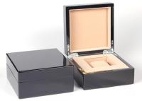 China Custom Wooden Watch Display Case Beige Velvet Interior for 1 Watch OEM Size for sale