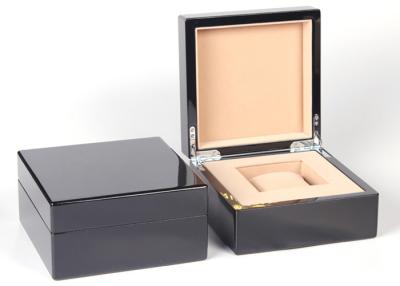 China Custom Wooden Watch Display Case Beige Velvet Interior for 1 Watch OEM Size for sale