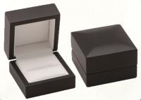 China Custom Single Wooden Ring Jewelry Box with Screen Printing Logo 2000pcs MOQ for sale