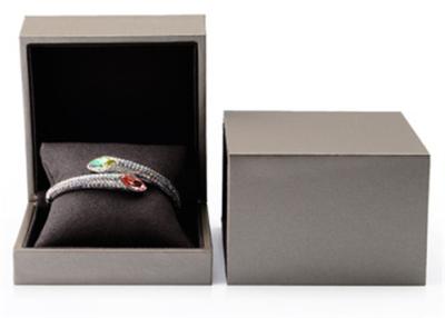 China Custom Kraft Paper Jewelry Box 140 GSM Handmade Eco Friendly with Foam Protection for sale