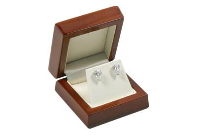 China Custom Antique Wood Jewelry Gift Box 215x160x75mm High Gloss Pendant Bracelet Box for sale