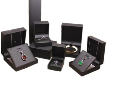 China Custom Black Leather Jewelry Box 1000pcs MOQ Luxury Travel Case with Velvet Insert for sale