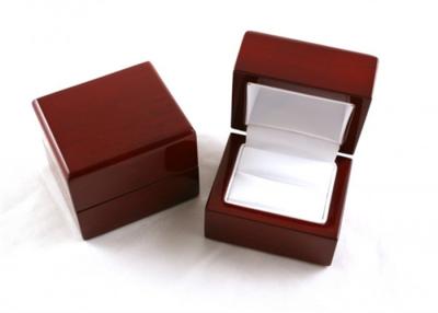 China Custom Walnut Wooden Jewelry Box with High Gloss Finish 3.5cm to 7cm Height for sale