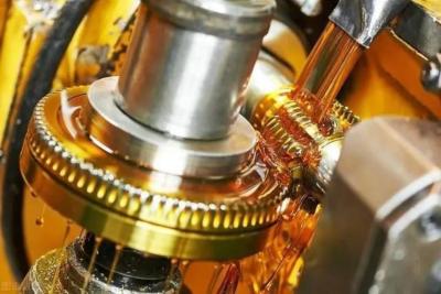China 242-960-5 Polymeric Dispersing Agent Pentaerythrityl Oleate PETO Liquid Oil Stabilizer for sale