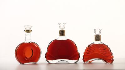 China 250ml Empty Square Glass Liquor Bottle Gold Label for Whisky Wine Champagne Custom for sale