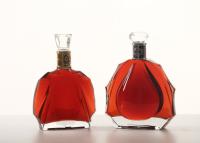 China Custom 750ml Premium Glass Wine Bottle with Metal Labels for Whisky Vodka Gin Spirits for sale