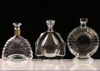 China Crystal White Glass Wine Bottle 700ml 750ml for Liquor Vodka Whiskey with Cork or Screw Cap for sale