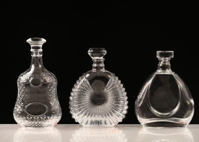 China Crystal White Glass Wine Bottle 700ml 750ml for Liquor Whiskey Vodka with Cork or Screw Cap for sale