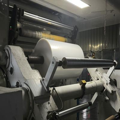 China LLDPE Pallet Stretch Film 3 Layer Hand Machine Roll Clear Custom Packaging Wrap for sale