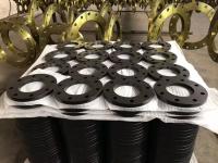 China ANSI B16.5 Stainless Steel 304 316 304L 316L Welding Neck Flange A105 Black Paint for sale