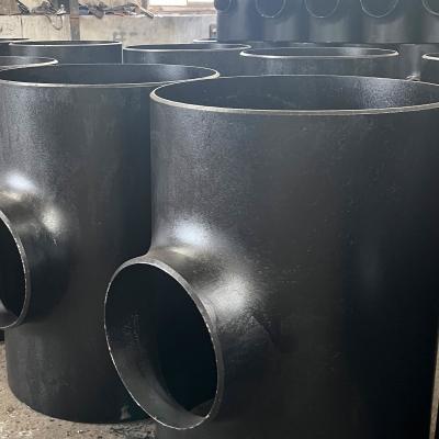 China Carbon Steel Pipe Fittings Butt Weld Connection Black Color for sale