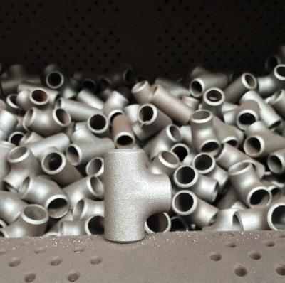 China ASME B16.9 Sch10 Butt Welded Pipe Fittings A234 WPB Tee 4