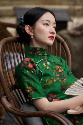 China 100% Natural Silk OEKO-TEX fabric 25MM Bright satin stretch silk Red cloud gauze for girl/women fashion elegant dresses for sale