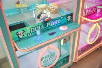China Coin operated indoor amusement park crane Plush toy catch gifts arcade Doll claw machine for sale