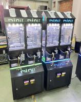 China 2 Players Toy Claw Machine Coin Operated Gift Vending Machine for sale