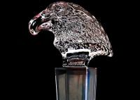 China Specialized Crystal Glass Trophy Eagle Head Design For Business Employee for sale