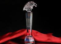 China Specialized Crystal Glass Trophy Eagle Head Design For Business Employee for sale