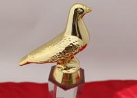 China Custom Logo Crystal Trophy Cup Three Sizes Optional With Resin Pigeon for sale