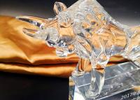China Crystal Cow Animal Figurines Model For Office / Home Decorations for sale