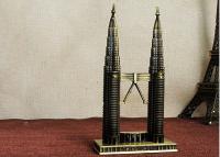 China Plated Type Malaysia Petronas Twin Towers Pewter Tourist Souvenirs for sale