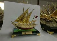 China Metal Alloy Arab Cultural Souvenirs / Arabian Fishing Boat Model With Crystal Base for sale