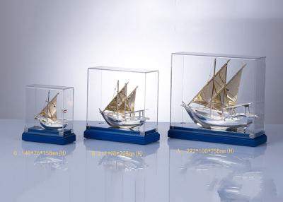China Wooden Base Arab Cultural Souvenirs / Fish Boat Model With Custom Flag for sale