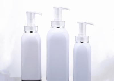 China 500ml White Pump Bottle with Gold Silver Line Cap Cosmetic Pump Bottle for Lotion Cream for sale