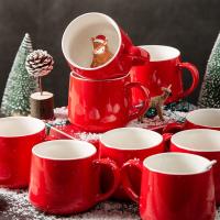 China Ceramic Christmas Mug 350ml with Lid and Spoon Red Eco Friendly Gift Cup for sale