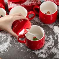 China Ceramic Christmas Mug 350ml with Lid and Spoon Red Eco Friendly Gift Cup for sale